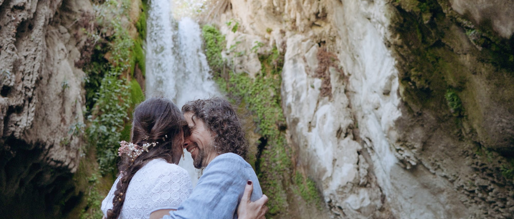 "Why Couples Elope: Intimate, Stress-Free Weddings